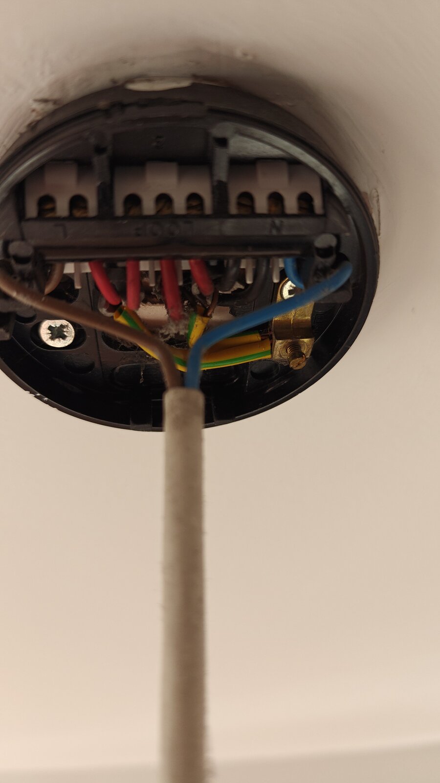 Changing from ceiling rose to modern fitting | DIYnot Forums