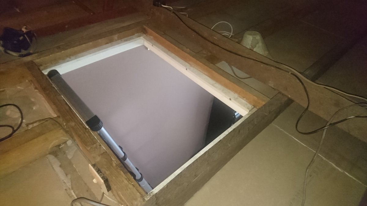 Move loft hatch - extra cut in same joist OK? | DIYnot Forums