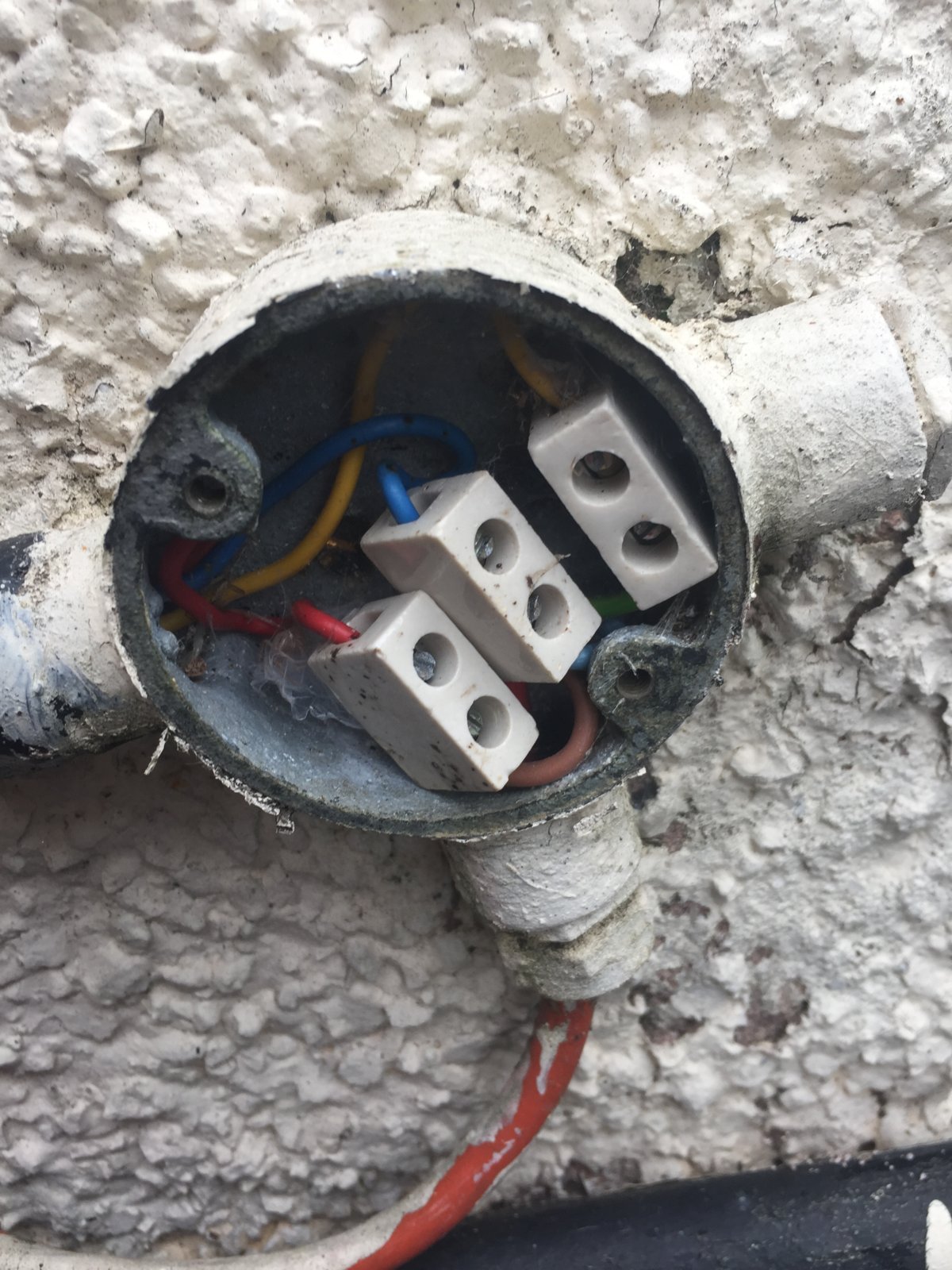 Outdoor electrics | DIYnot Forums