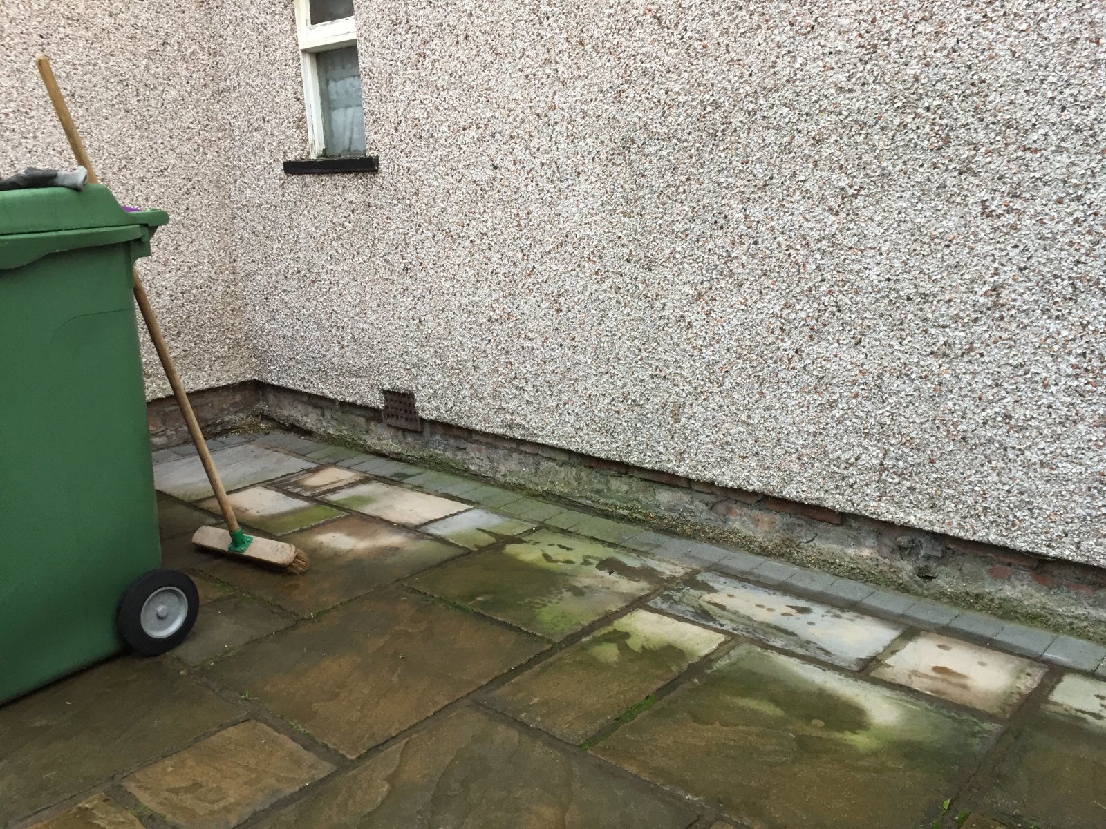 Is it a new dpc or not - advice needed on damp problem | DIYnot Forums
