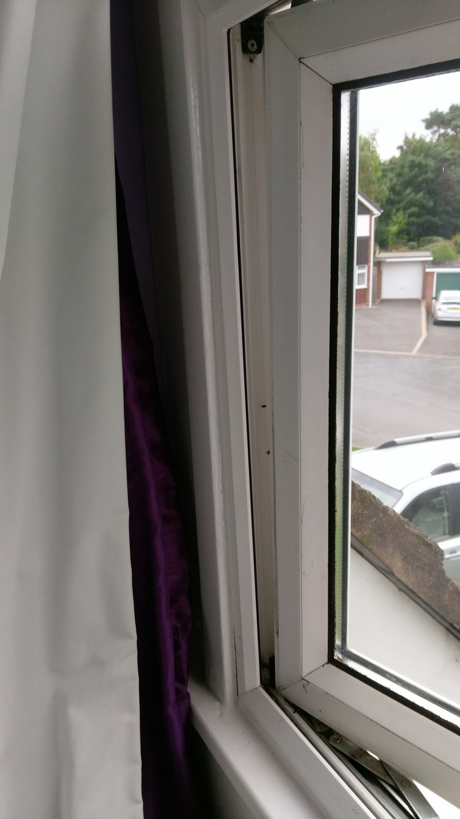 Problem closing double glazed window | DIYnot Forums