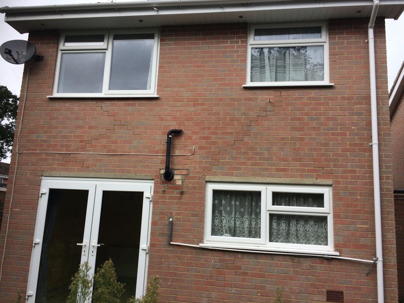 Brickwork Cracks above lintels | DIYnot Forums