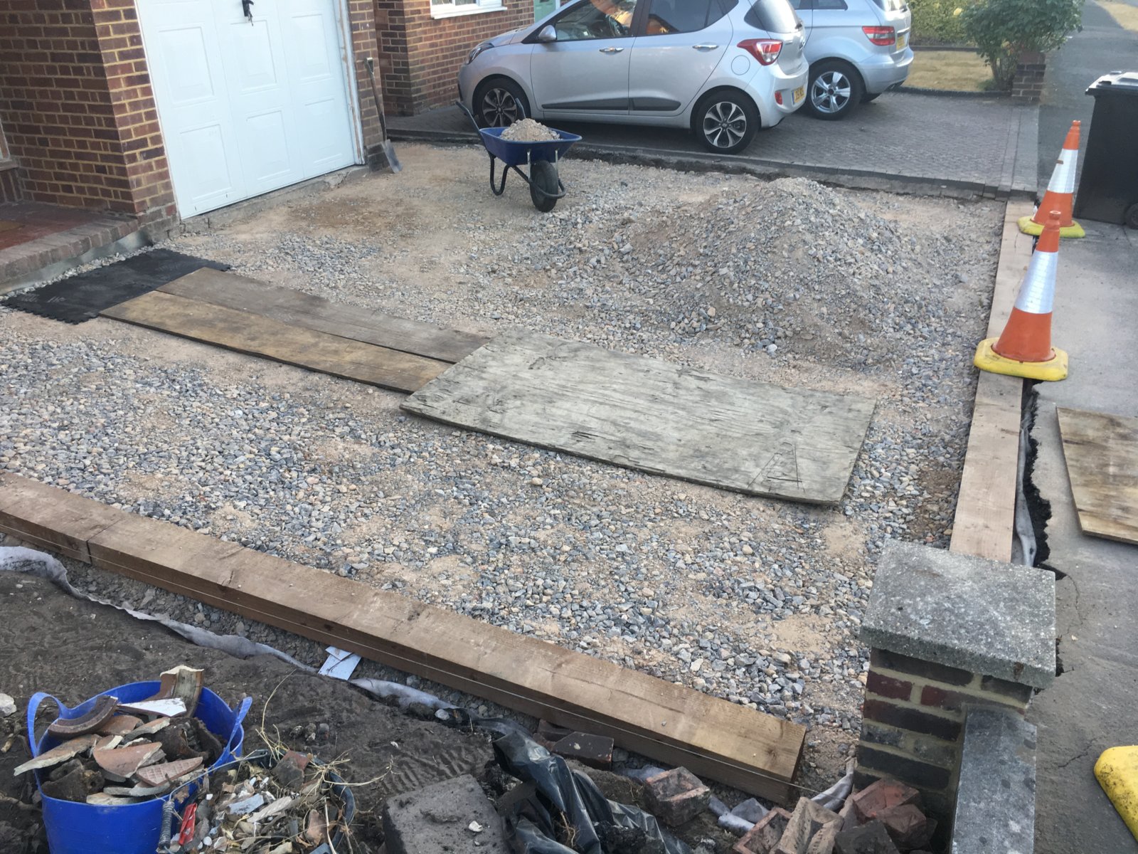 Driveway: Level and Gradient and Sleepers Advice needed | DIYnot Forums