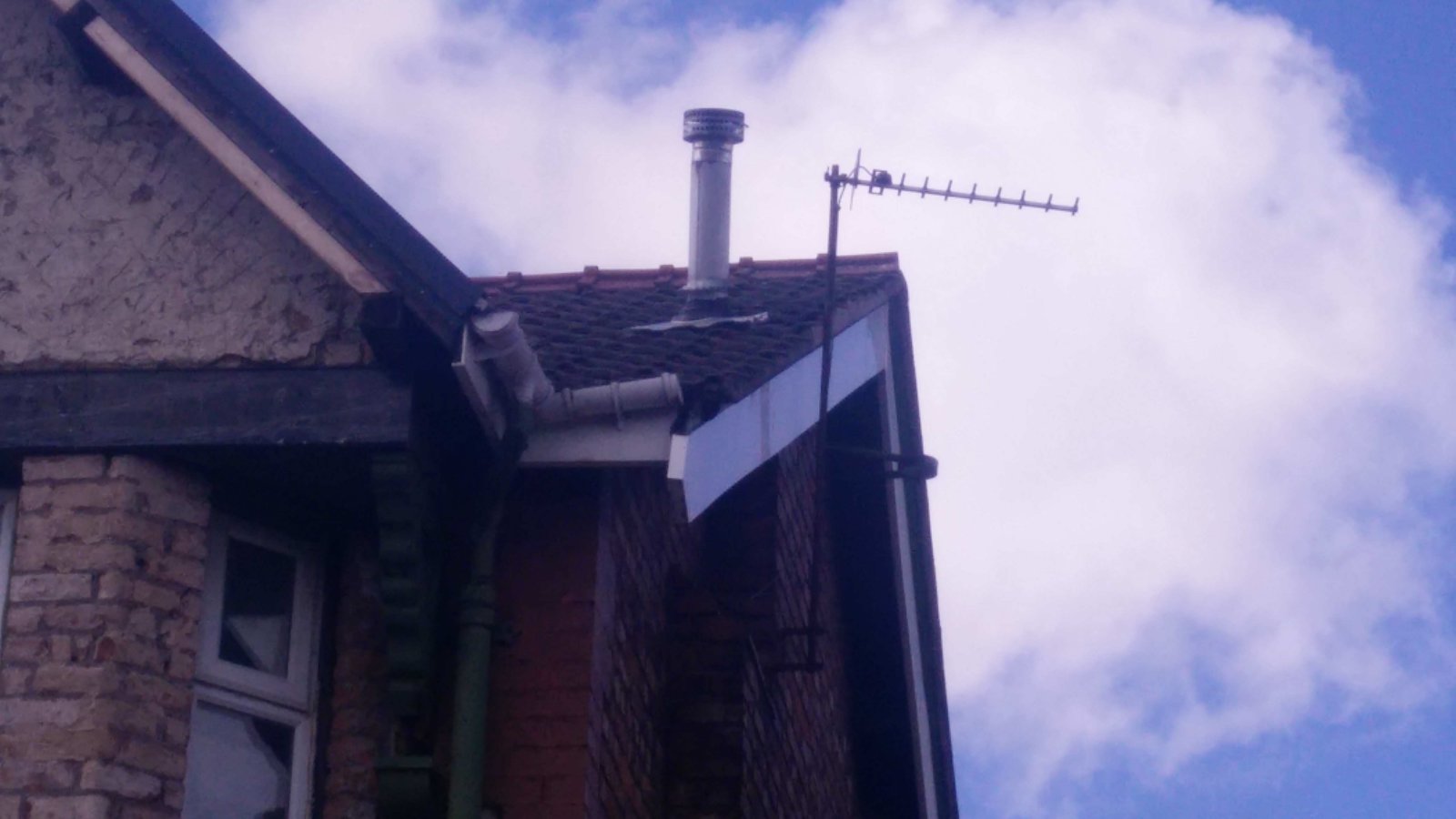 Dry verge gable end tile overhang | DIYnot Forums