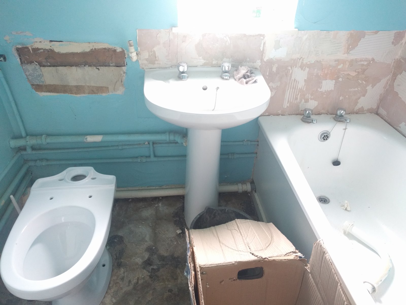 Can this work? Join Washbasin Waste Pipe with Bath Waste Pipe | DIYnot Forums