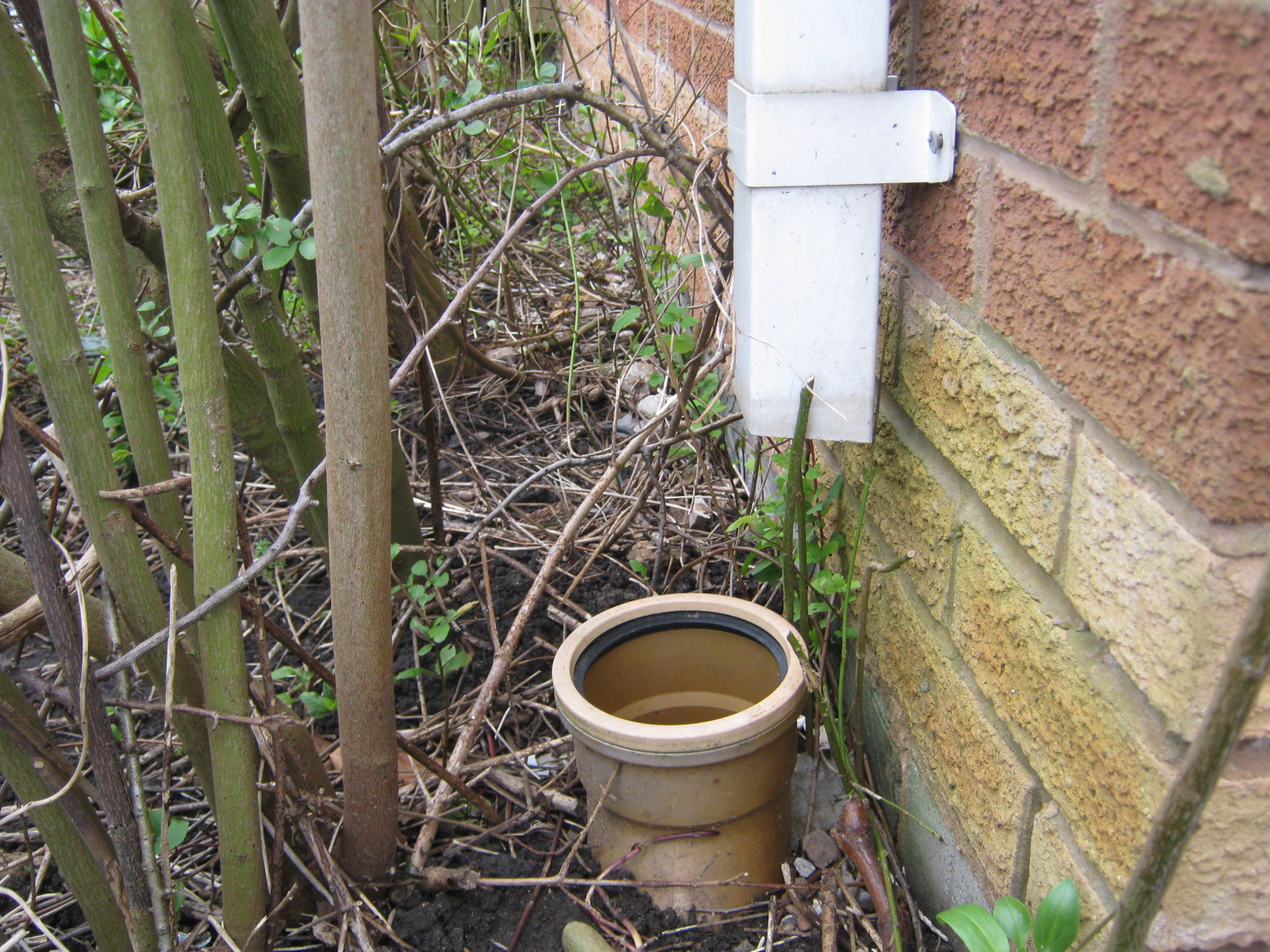 Downpipe misaligned | DIYnot Forums