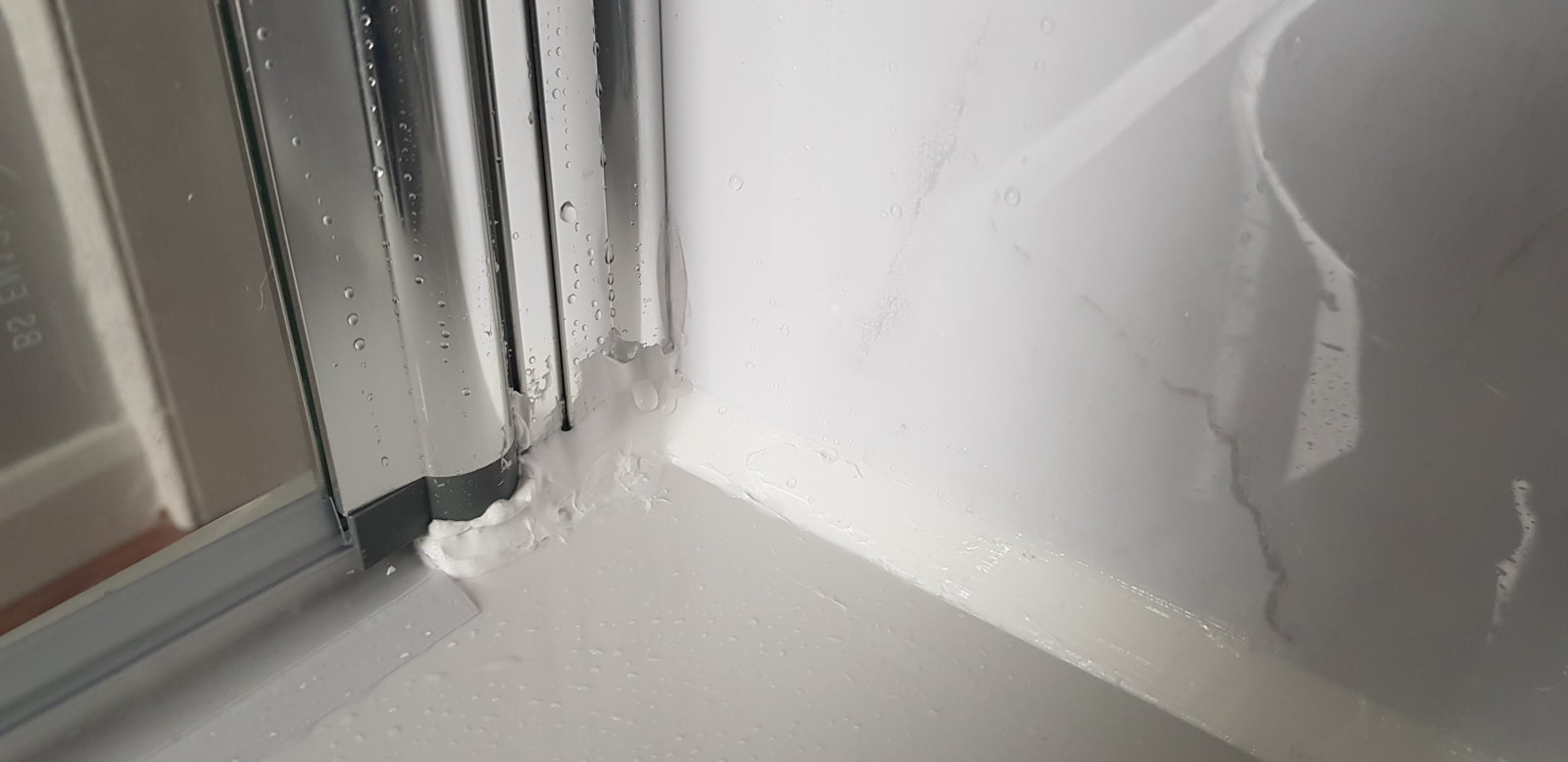 How to seal glass bath screen? | DIYnot Forums
