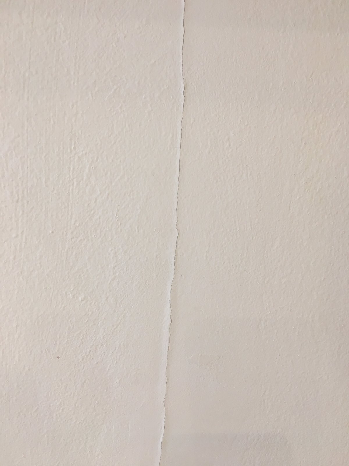 What's causing this cracking problem and how do I fix it | DIYnot Forums