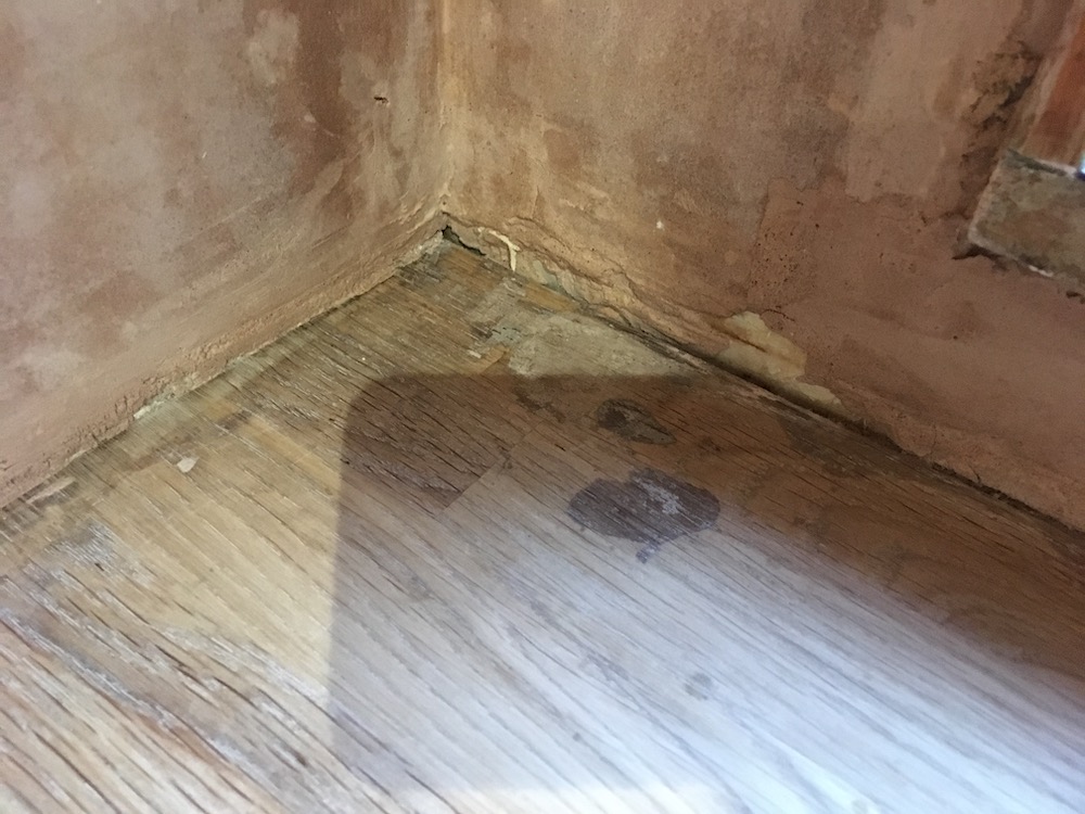 Oak Kitchen Worktop plaster stains | DIYnot Forums