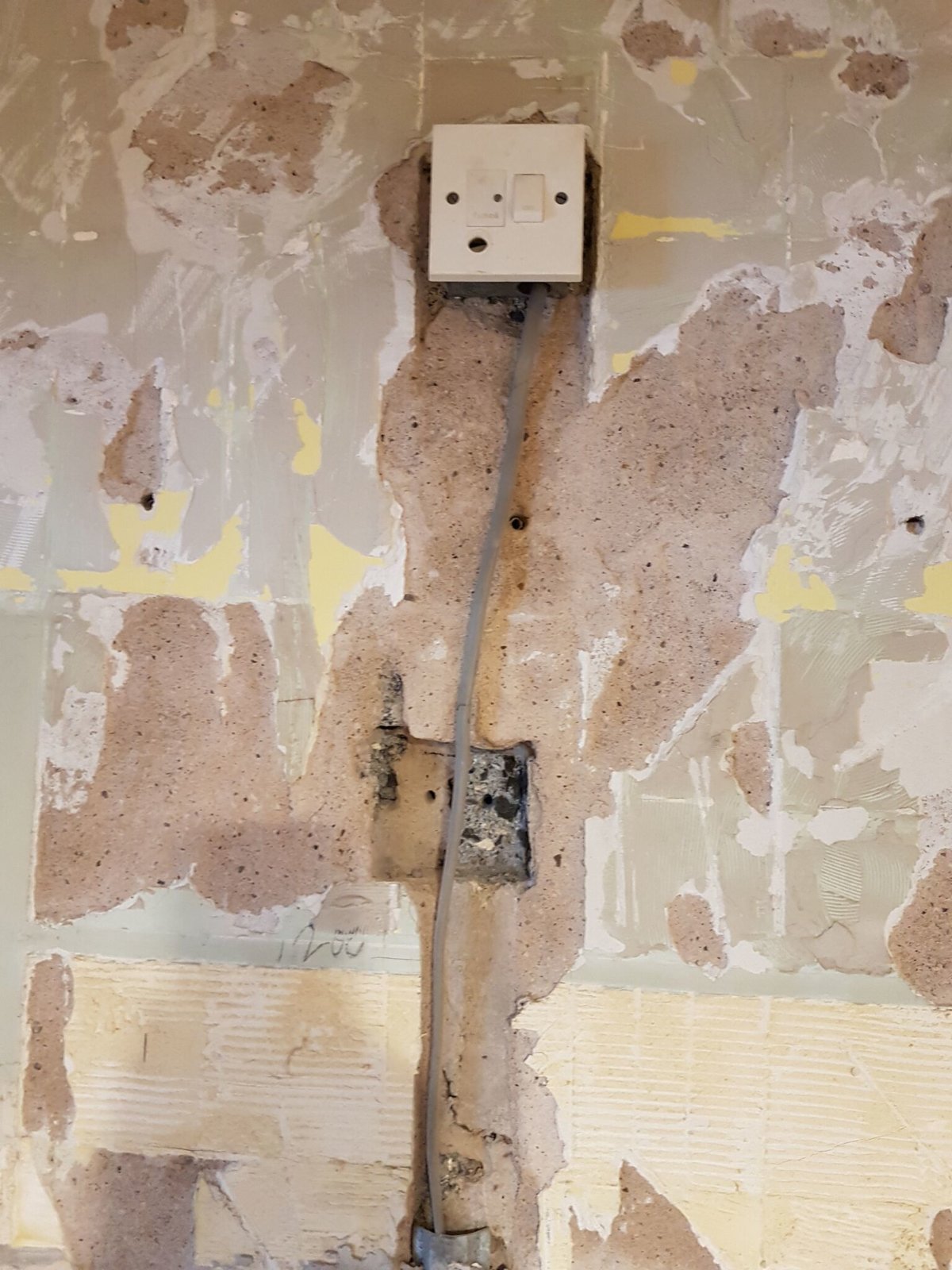 Old Kitchen Room to office - walls are bad | DIYnot Forums