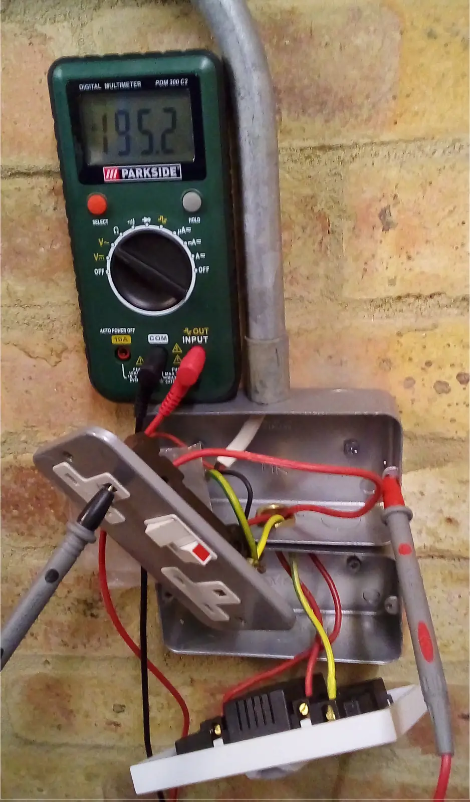 Bonding and Earthing and hidden faults ( bond wires LIVE ) | DIYnot Forums