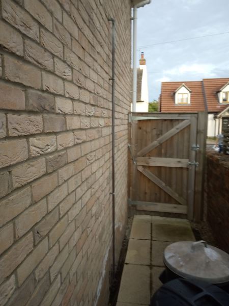 Copper pipe outside constantly dripping | DIYnot Forums