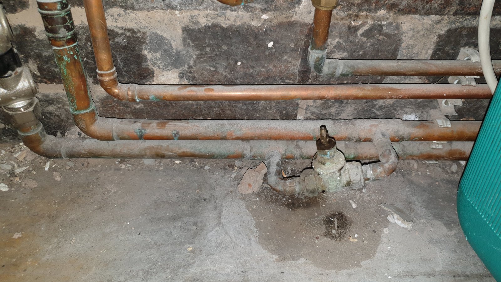 Valve between outflow and return pipes | DIYnot Forums
