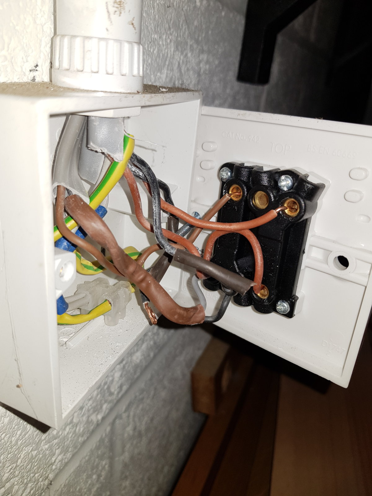 Installing PIR - 3-core to 2-core advice? | DIYnot Forums