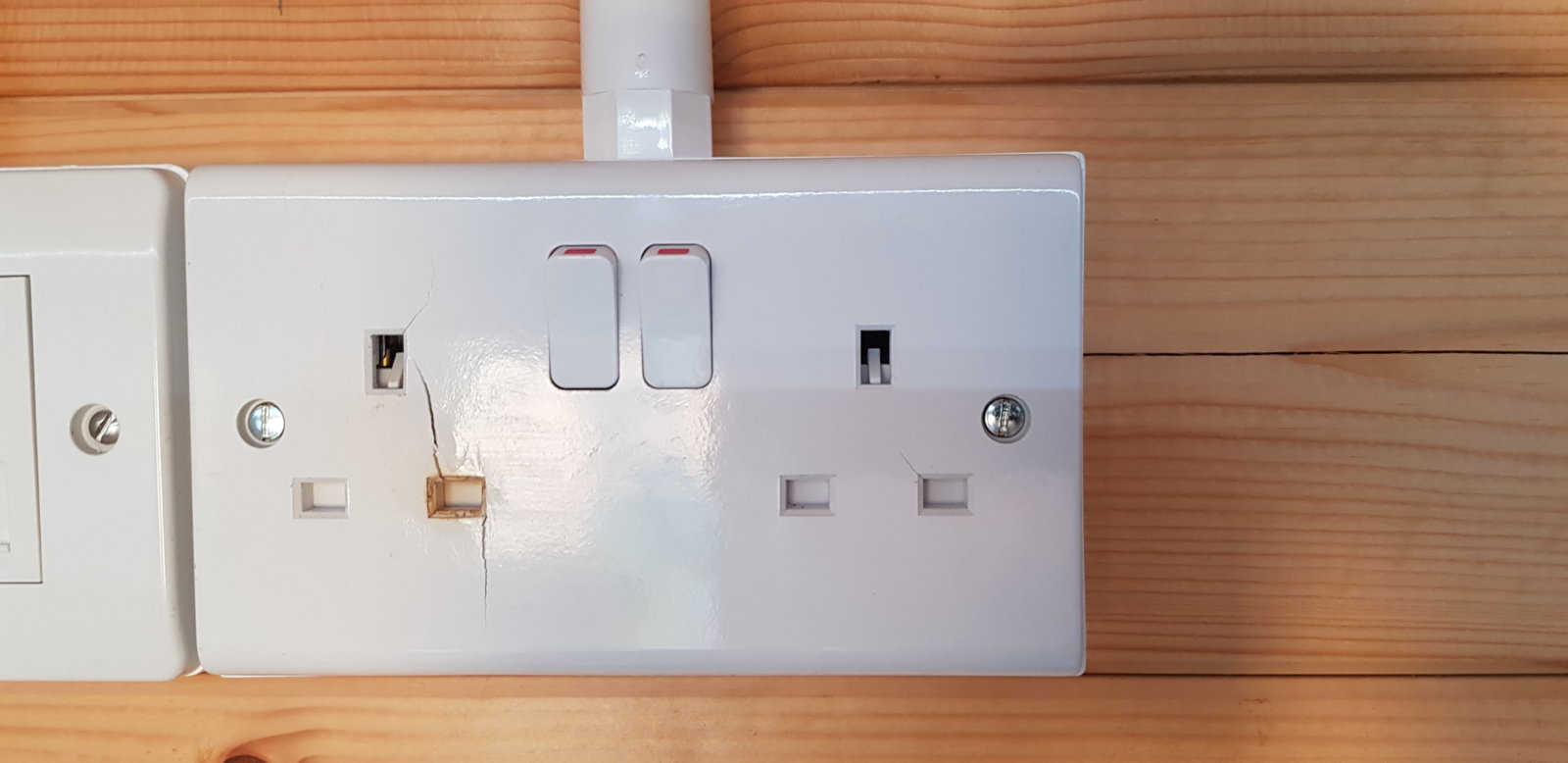 Burnt Out 13-Amp Plug | DIYnot Forums