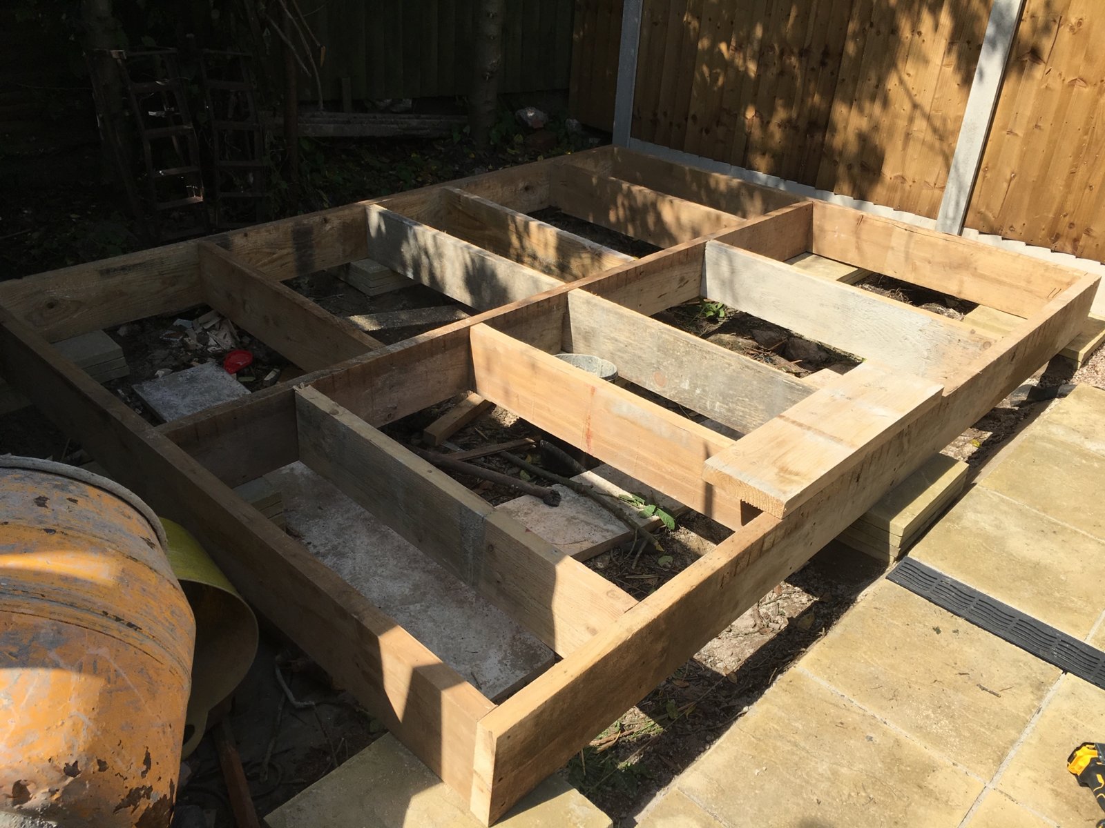 Building a deck that floats on the ground rather than dug in? | DIYnot Forums