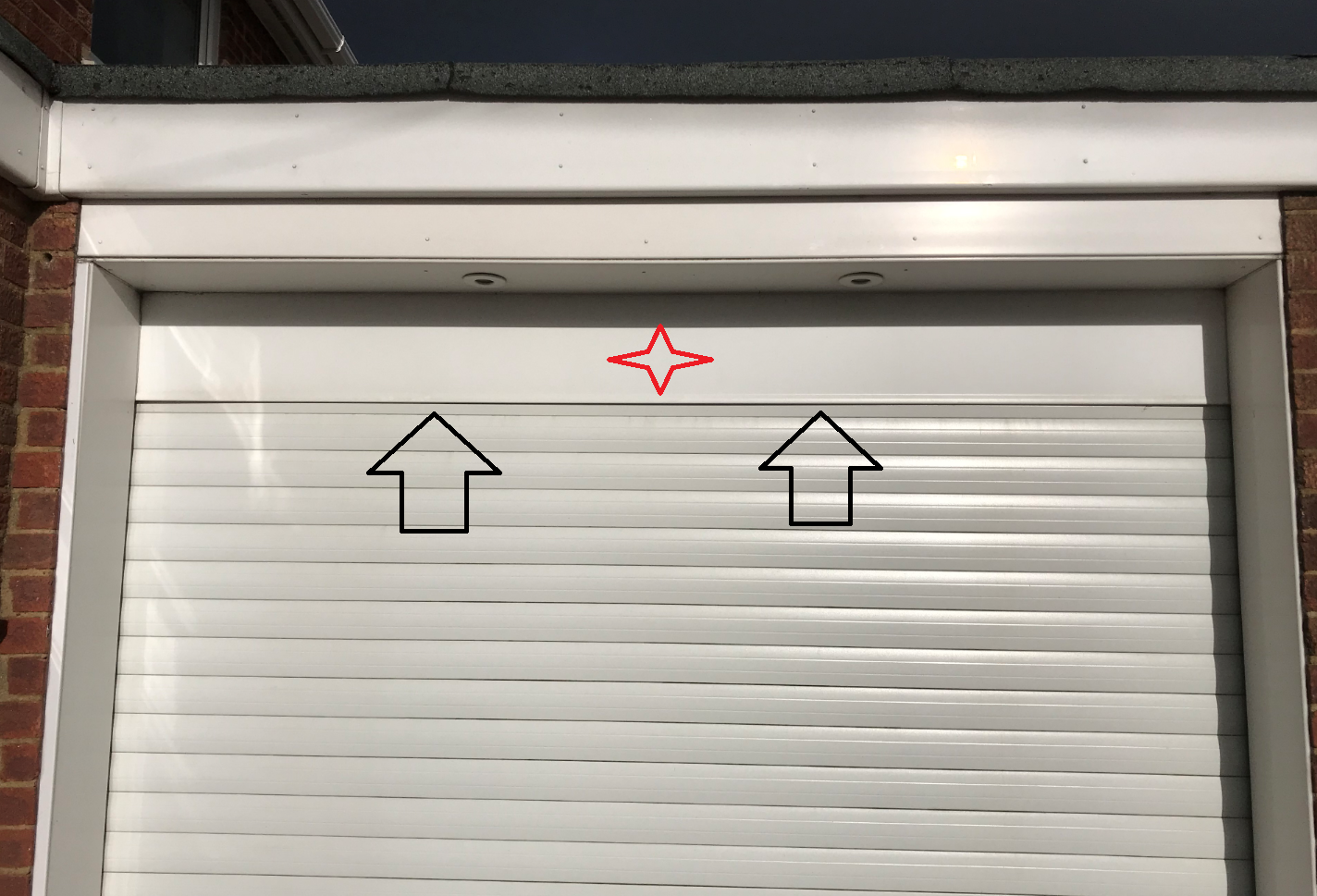 Garage door with flapping pelmet | DIYnot Forums