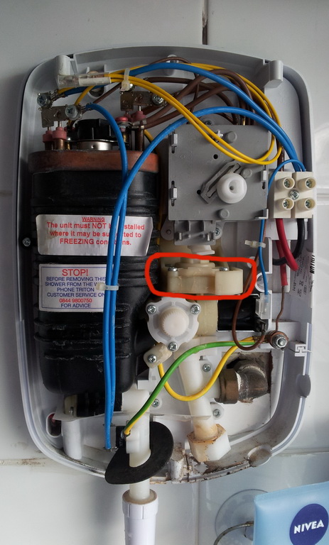 Shower leaking at bottom (Triton Enlight) | DIYnot Forums