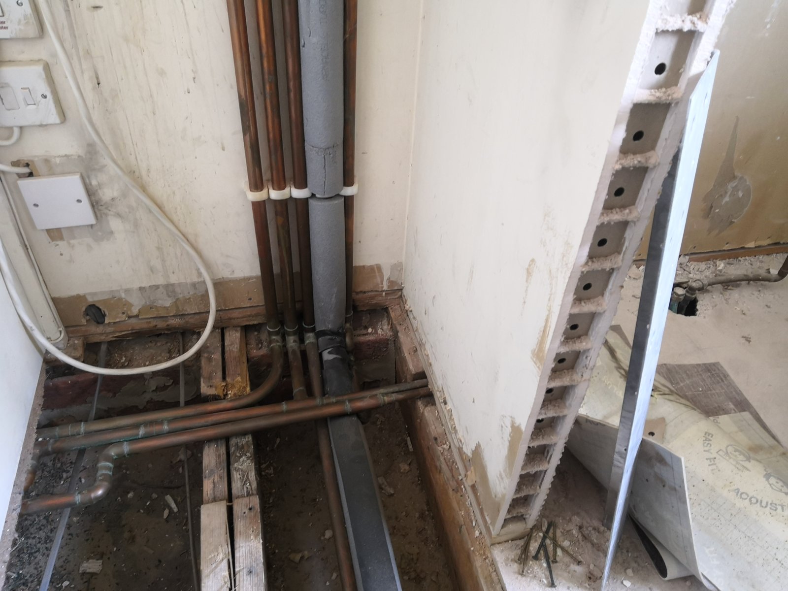 Bathroom rad always hot | DIYnot Forums