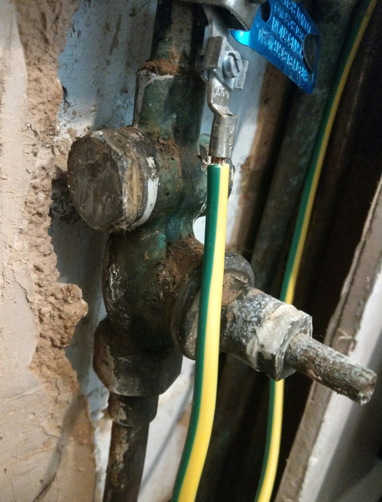 Strange looking old Stopcock | DIYnot Forums