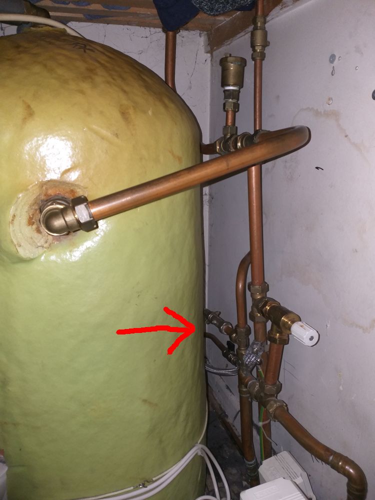 Filling loop attached in airing cupboard but no water flow | DIYnot Forums