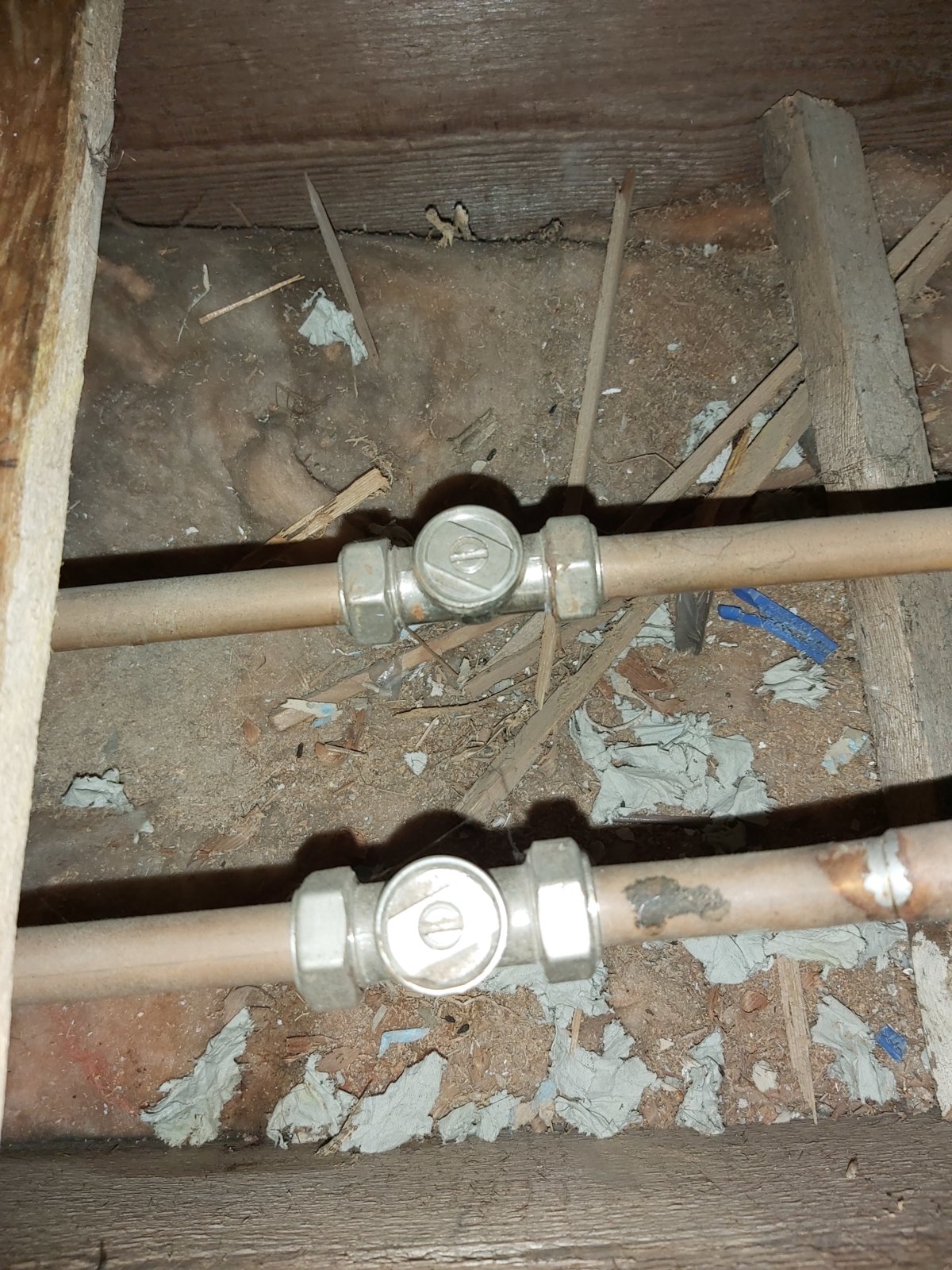 Isolator valves used on CH pipes | DIYnot Forums