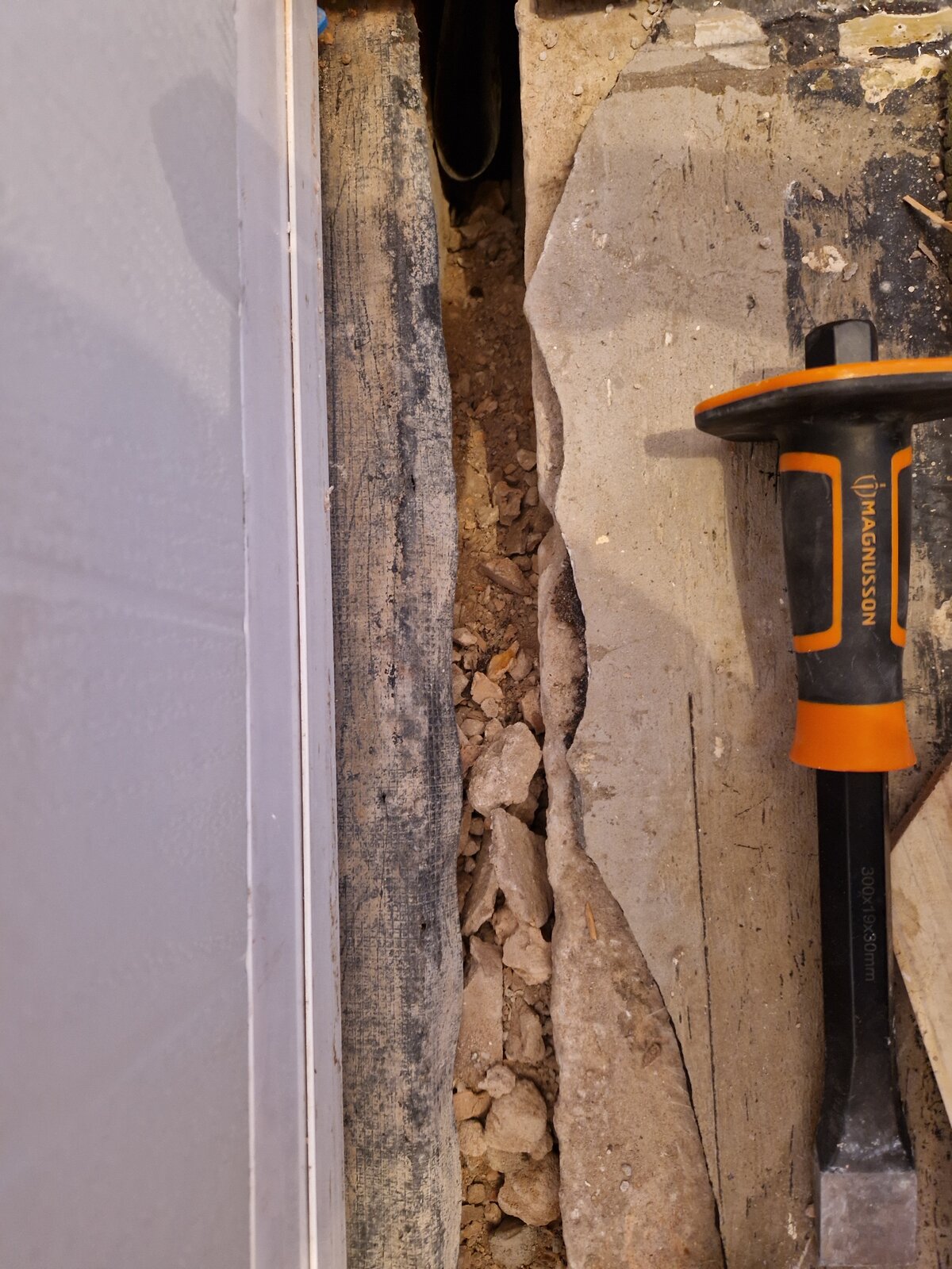 Cracked floor under UPVC door | DIYnot Forums