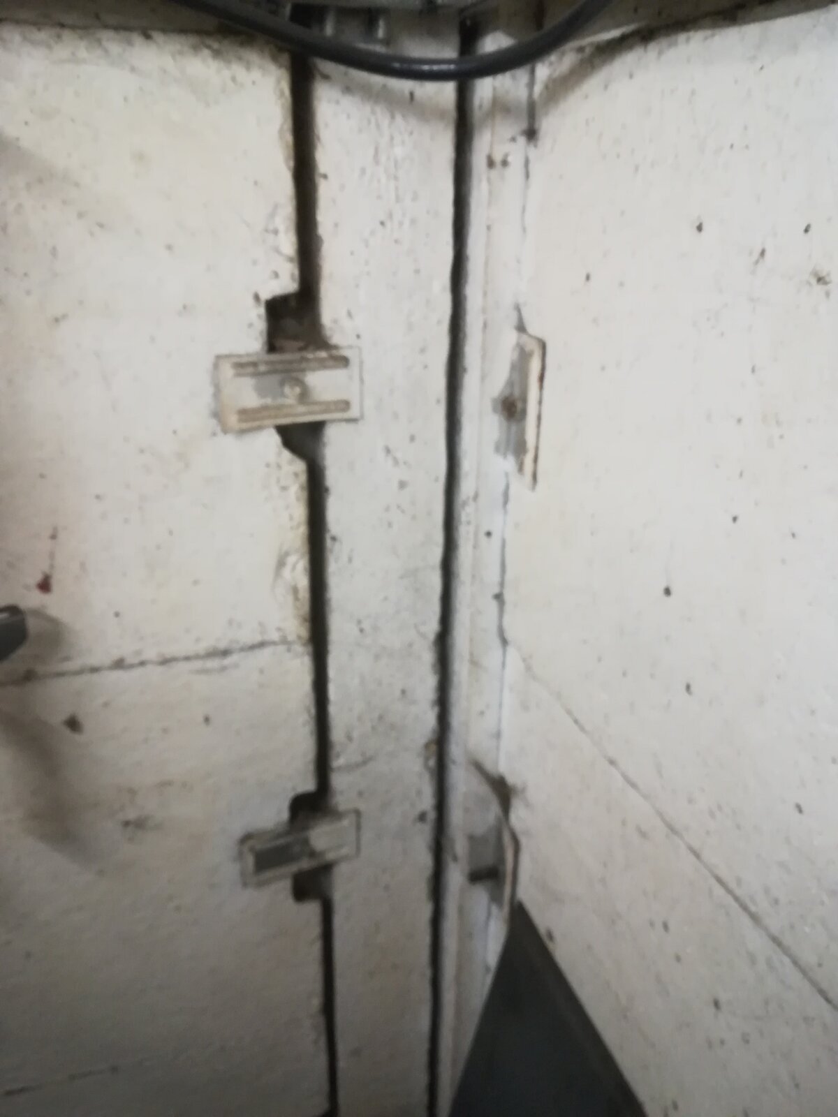 Filling joints in slab walls.. | DIYnot Forums