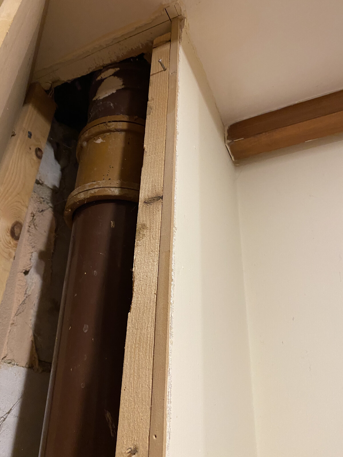 Moving a soil pipe a little bit | DIYnot Forums