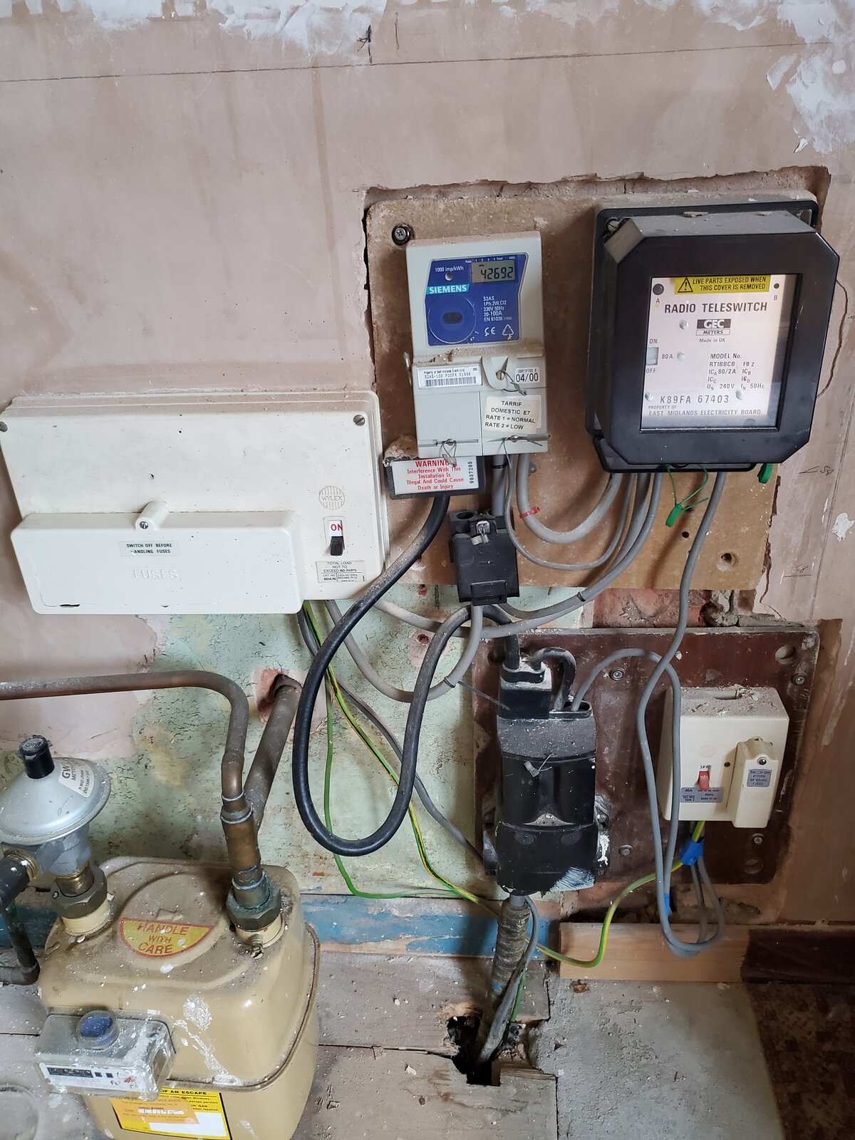 Main fuse & meter query | DIYnot Forums