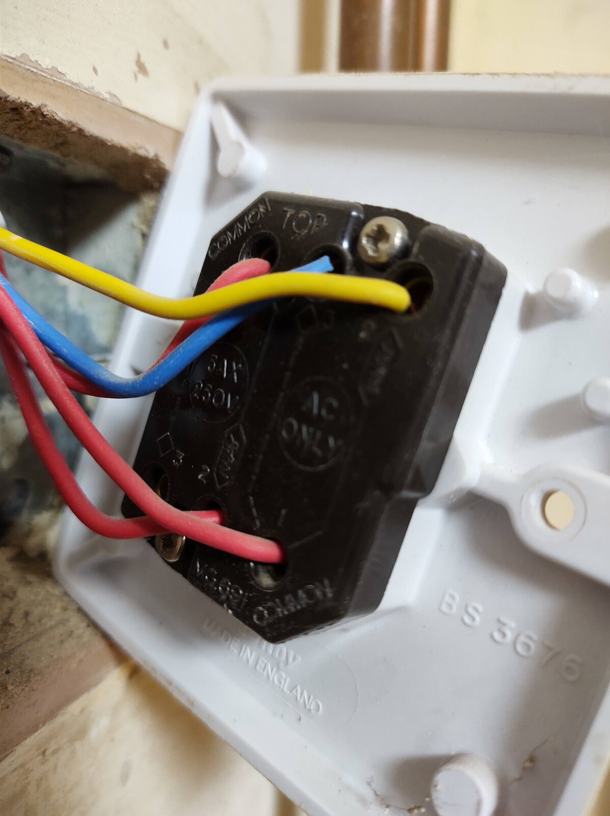 2 Gang light switch | DIYnot Forums