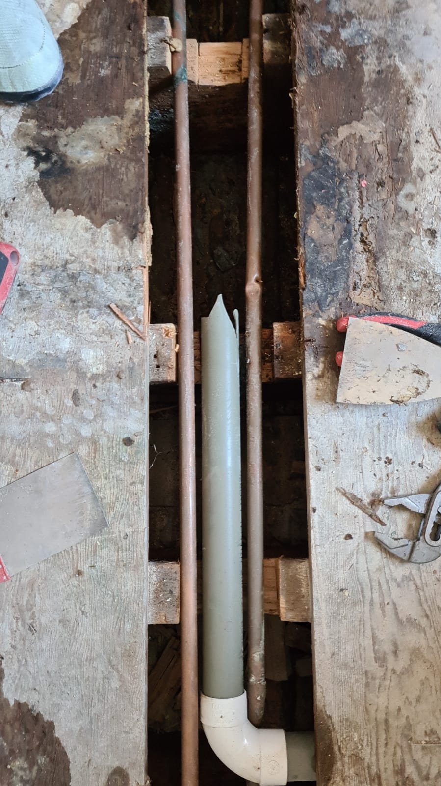 Look what the angle grinder did to my pipe work | DIYnot Forums