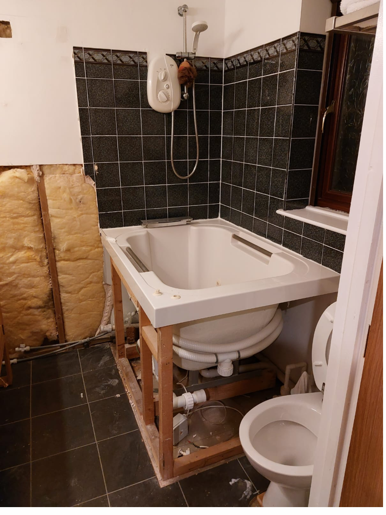 26 Year-Old En-Suite Refurb | DIYnot Forums