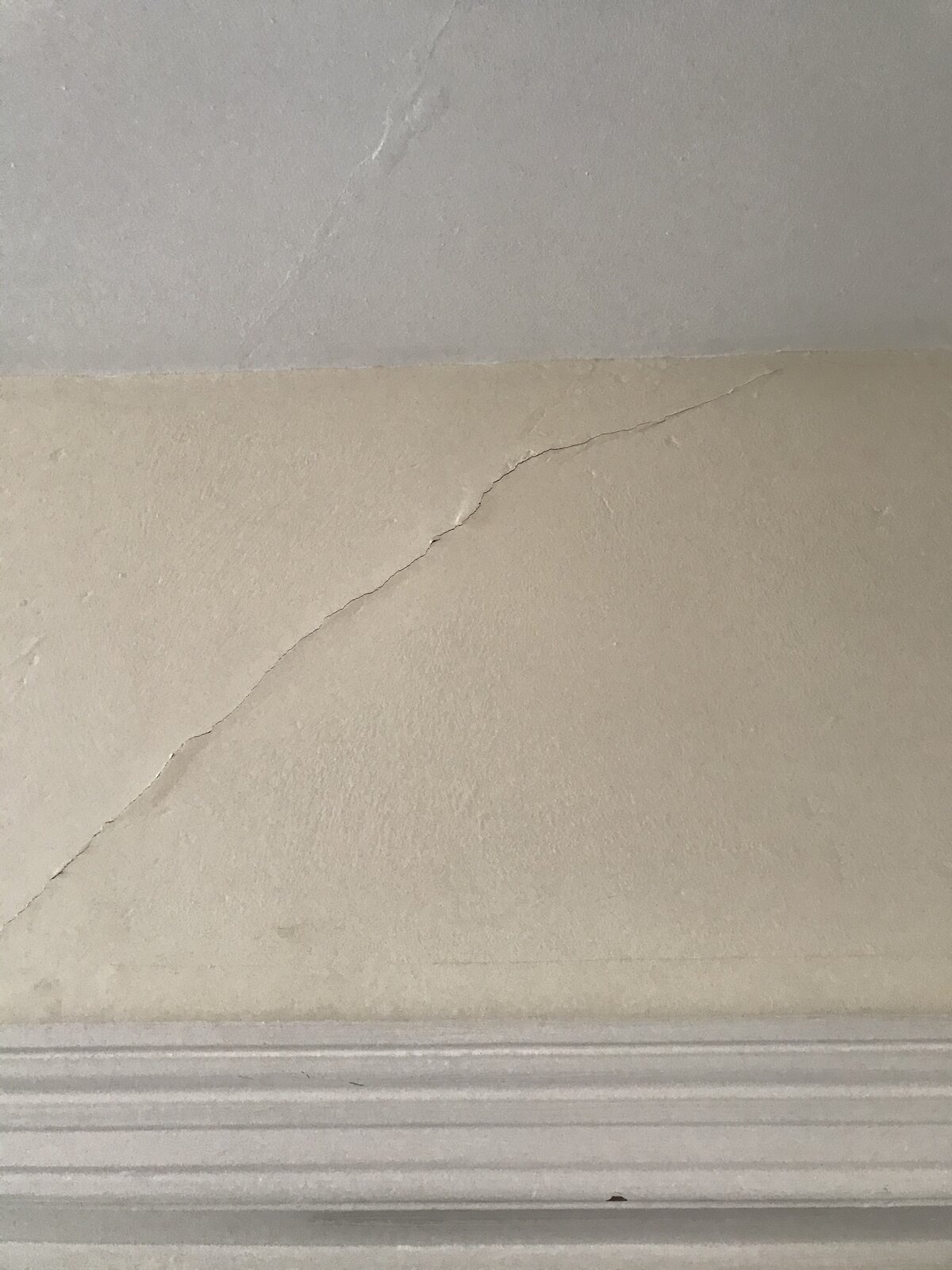 Help! Cracks on walls and ceilings | DIYnot Forums