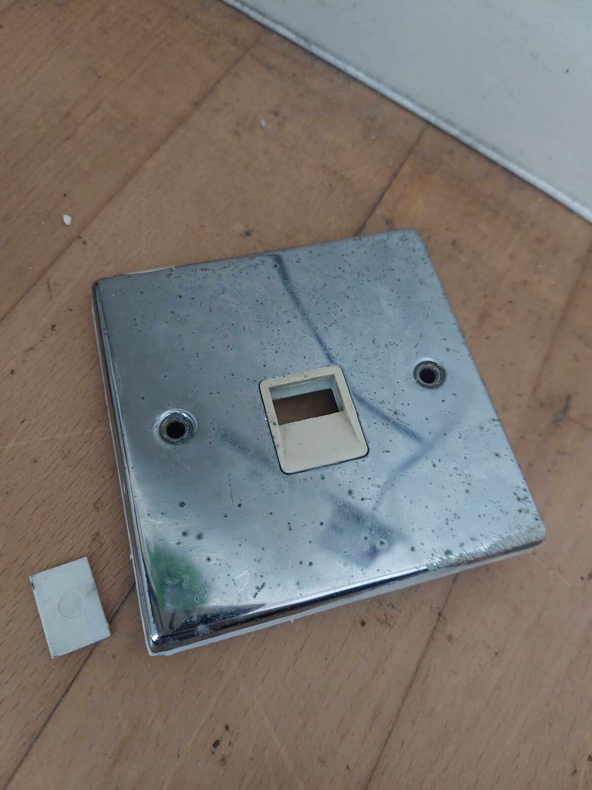 Replacing Slave Telephone Socket Cover | DIYnot Forums