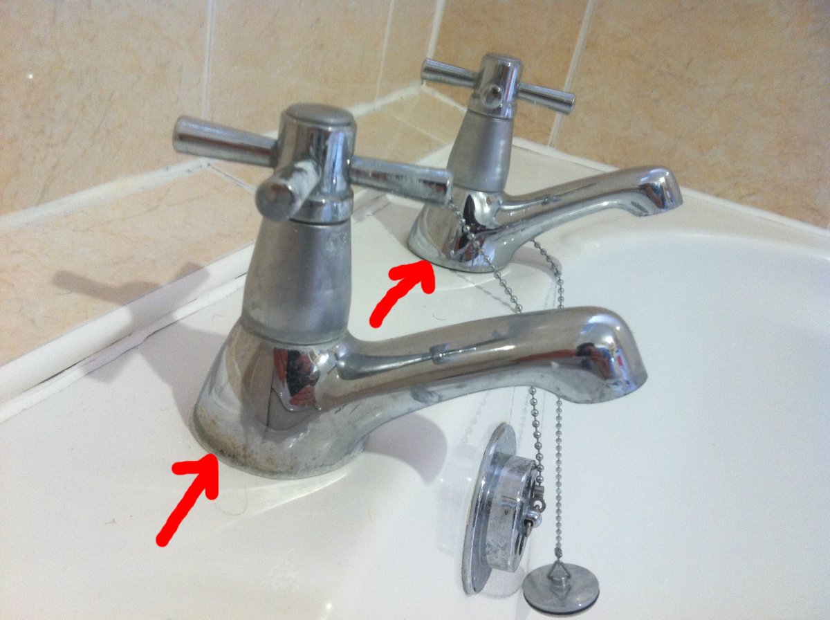 Bath leaking around tap fittings. | DIYnot Forums