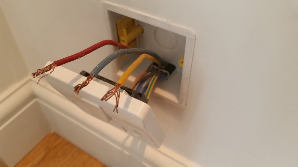 Indoor FCU for outdoor electrics | DIYnot Forums