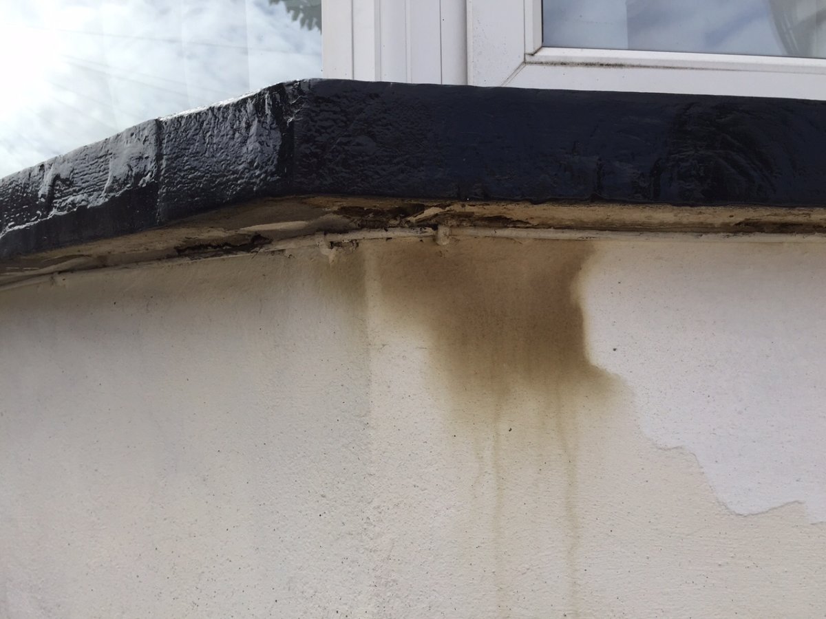 Mystery stains on external wall under concrete sill | DIYnot Forums
