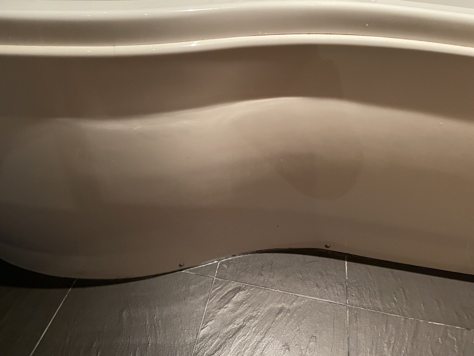 Can anyone advise as to how to remove this Bath panel? | DIYnot Forums