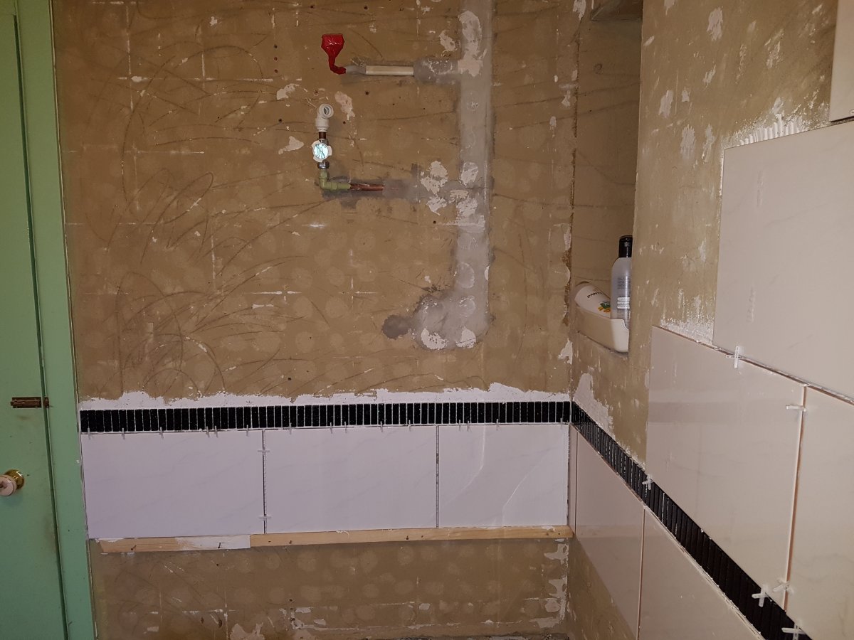 Could this be the supply pipe to my old shower? | DIYnot Forums