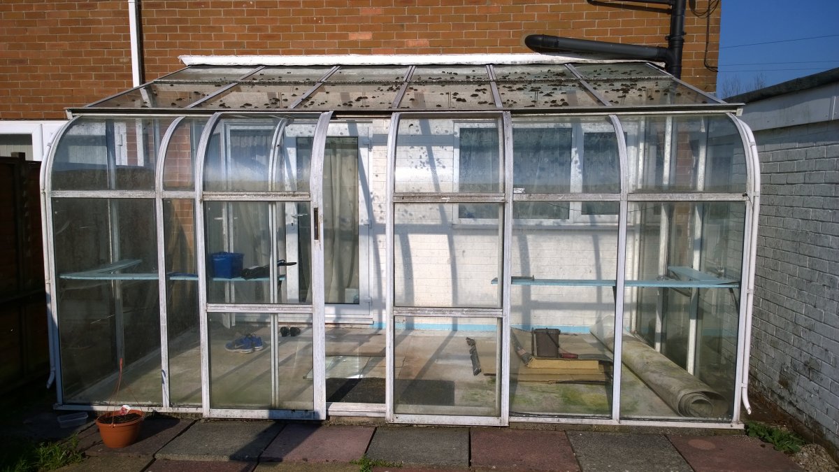 Advice on taking down this prehistoric greenhouse/conservatory... | DIYnot Forums