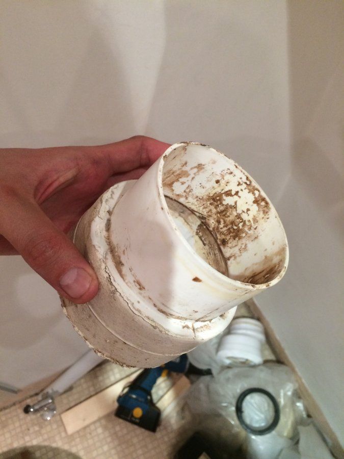 Toilet waste - funny size? | DIYnot Forums