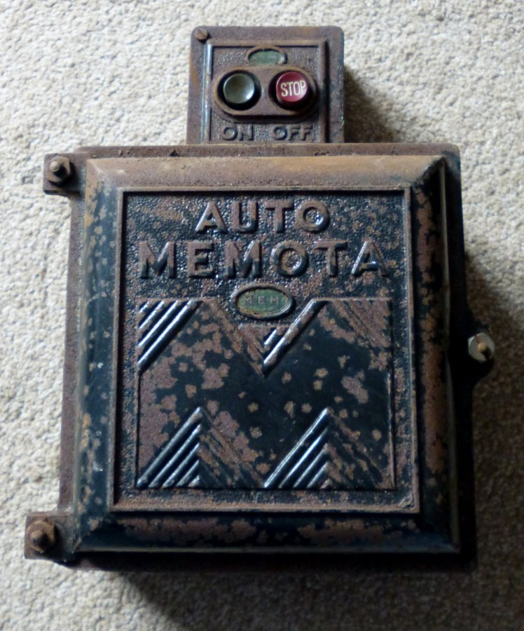 Can anyone identify what these boxes are for? | Page 2 | DIYnot Forums