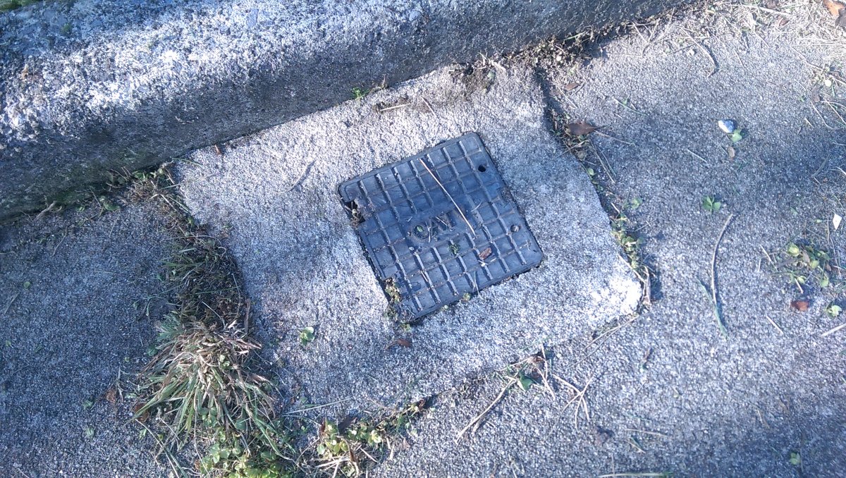 CATV boxes in pavement and dropped kerb application | DIYnot Forums