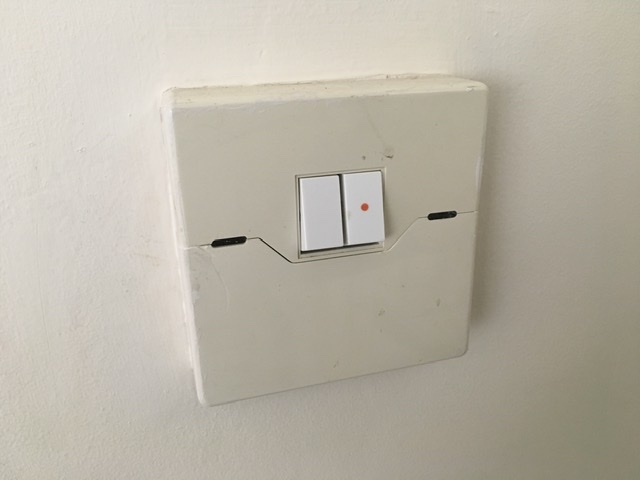 How do I open/replace this light switch? | DIYnot Forums