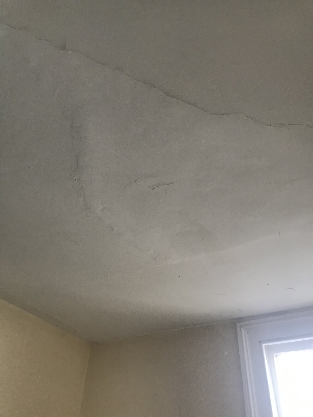 Help! Cracks on walls and ceilings | DIYnot Forums