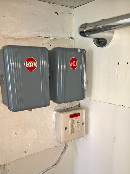 Can anyone identify what these boxes are for? | DIYnot Forums