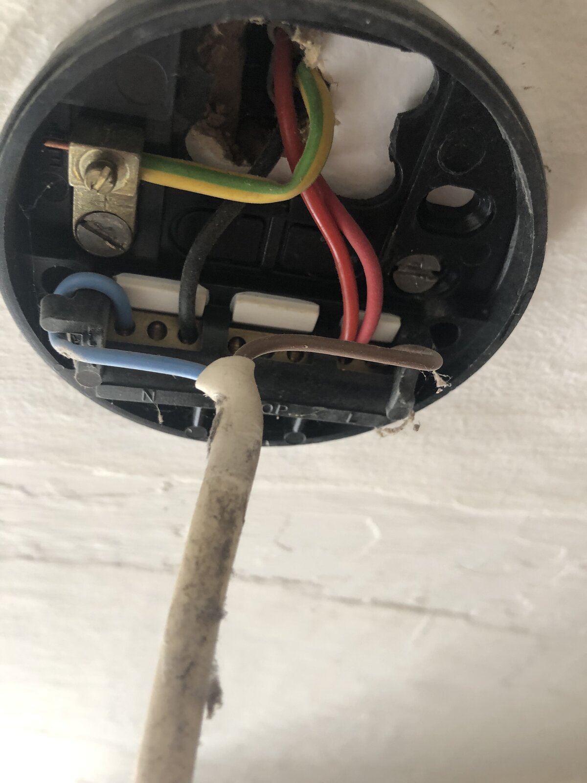 Rewiring pendant light fitting | DIYnot Forums