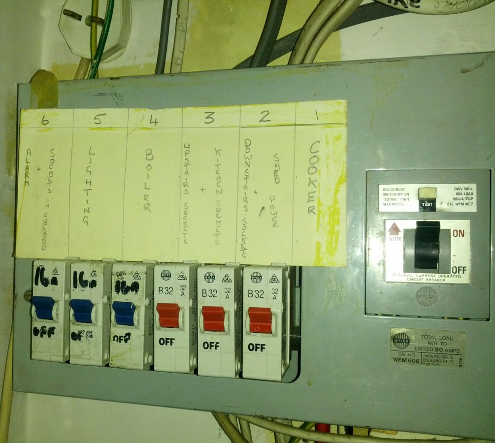 Need to add a socket, advice please? | DIYnot Forums