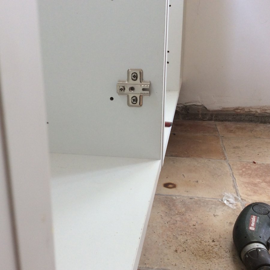 Out of square kitchen units | DIYnot Forums